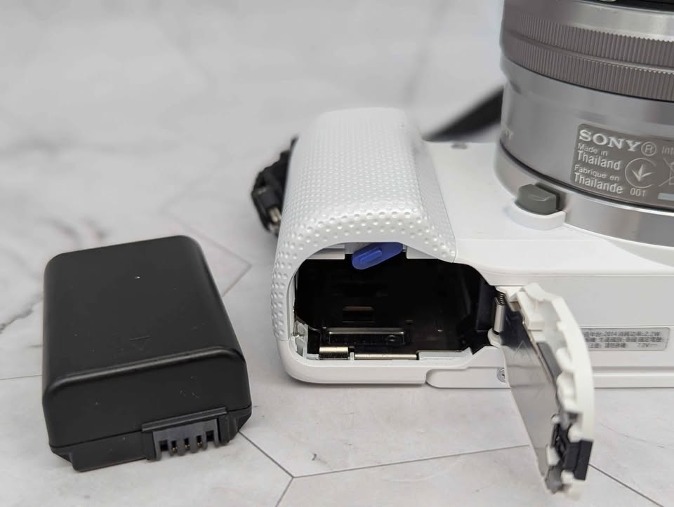 Sony Alpha 5000 Digital Camera w/ 16-50mm Lens – BP385136 - PennyWise