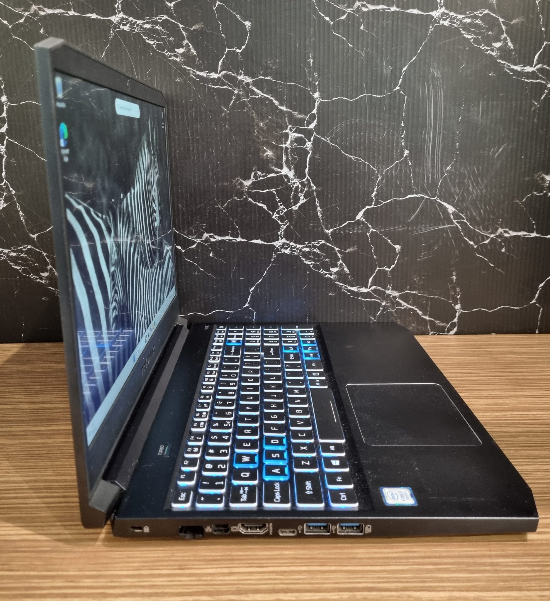 Acer Predator Triton 300 TW403872 - PennyWise