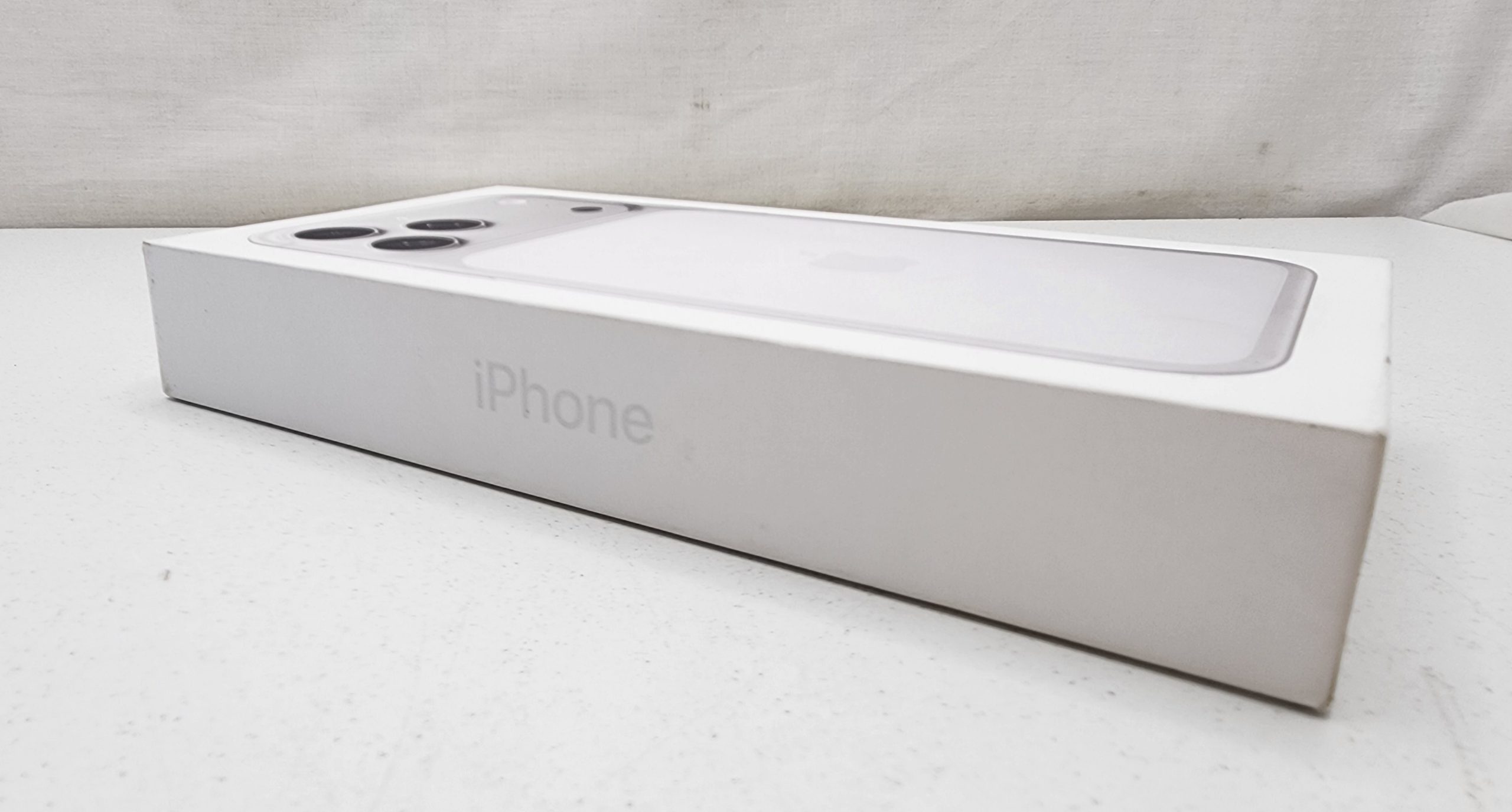 Apple iPhone 17 Pro Max 512GB Silver Sealed in Box – IP404605 - PennyWise