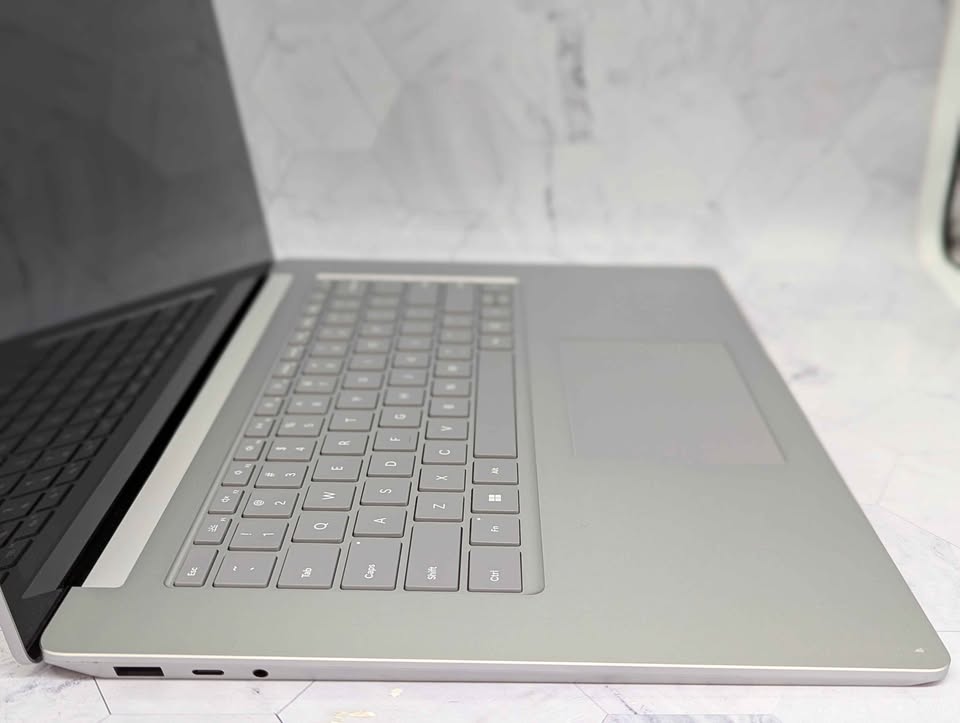 Microsoft Surface Laptop 5 (12th Gen i7, 16GB, 1TB) – BP352572 - PennyWise