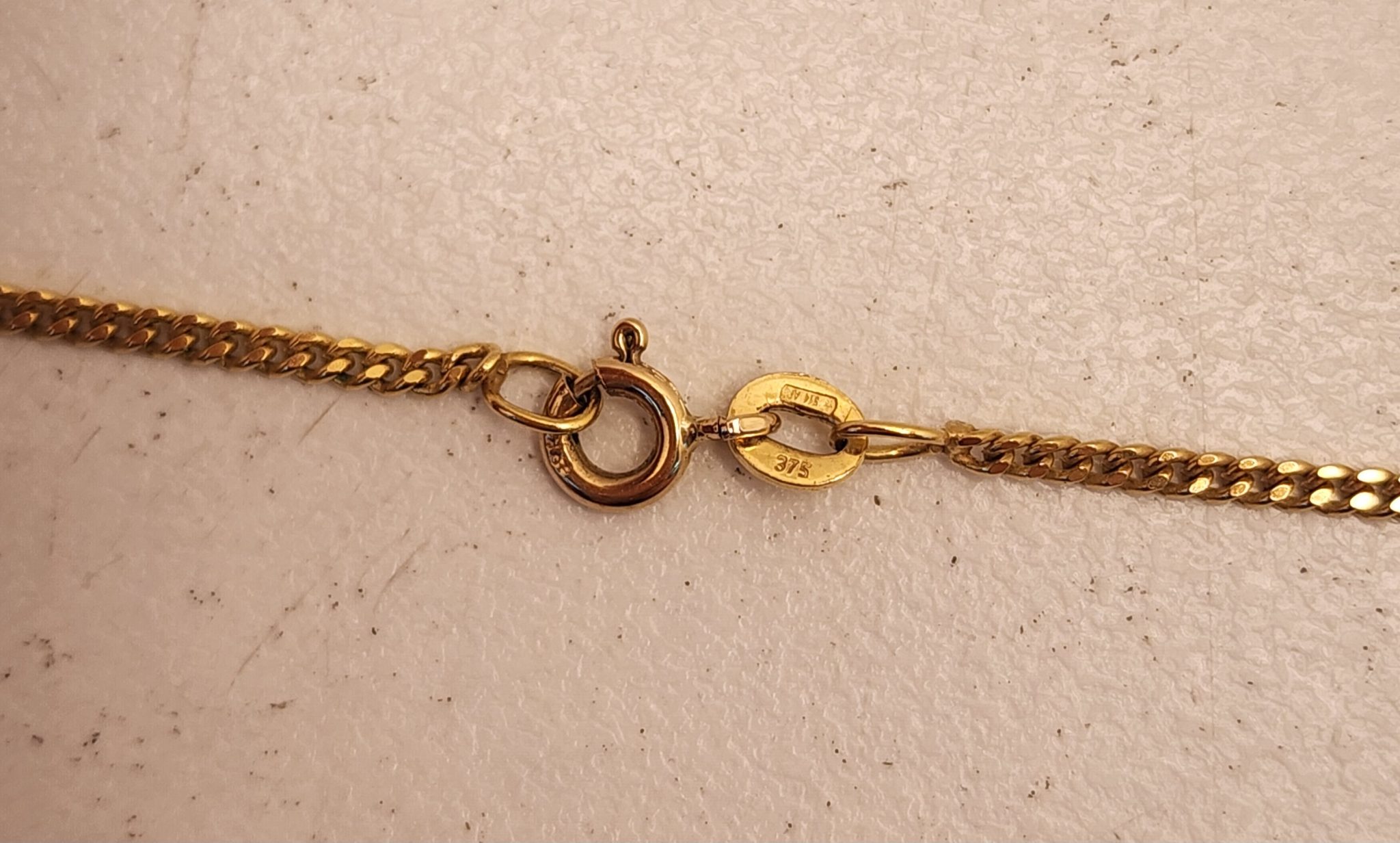 9CT Yellow Gold Curb Chain 55cm – IP374280 - PennyWise
