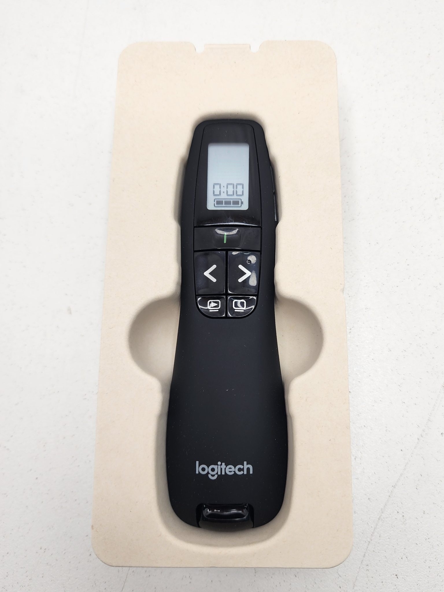 Logitech R800 Laser Presentation Remote – IP410829 - PennyWise